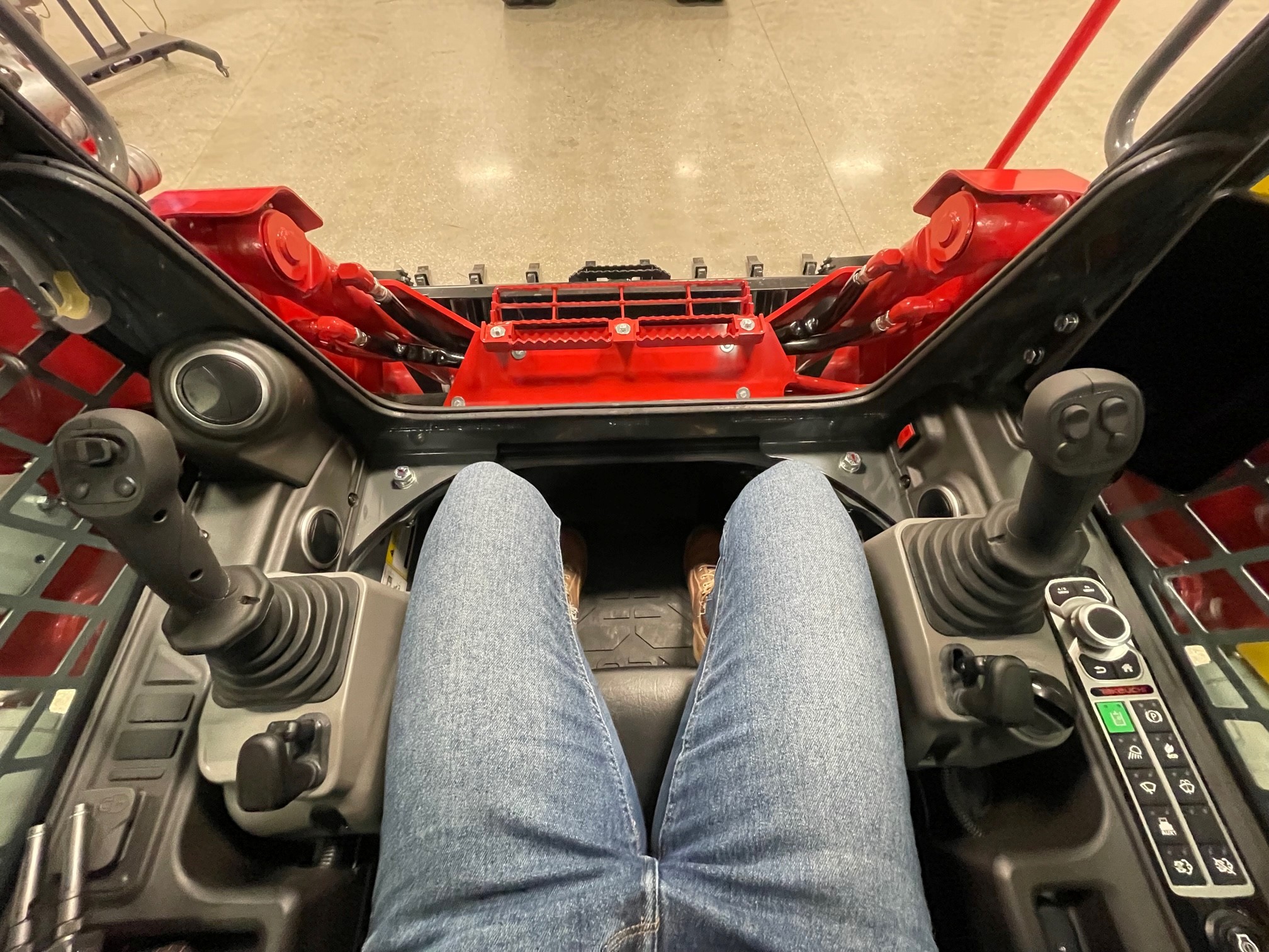 Takeuchi TL11R3 debuts with EH Controls, boosted features | Equipment World