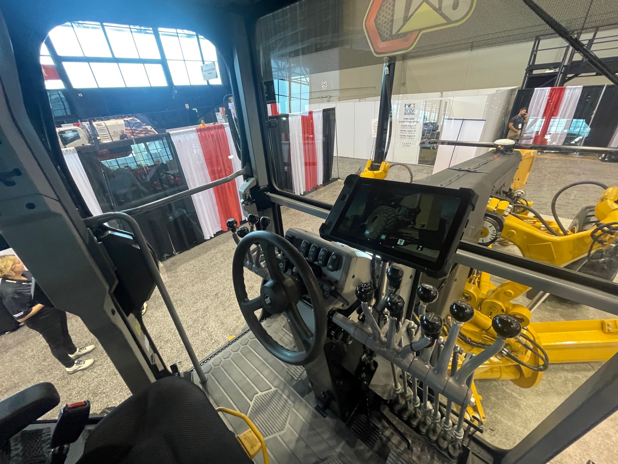Cat 140 Lever Motor Grader debuts with new Cab, tech | Equipment World
