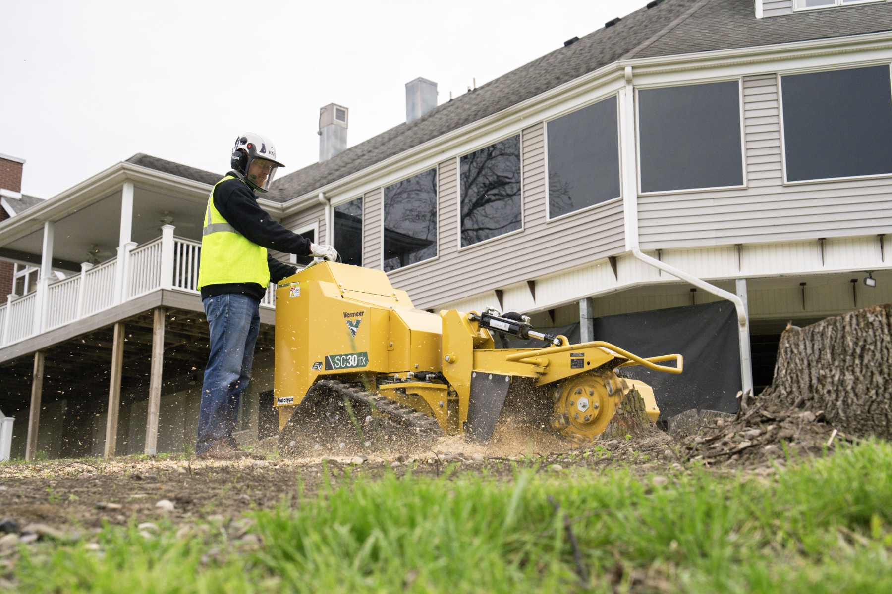 Vermeer Reveals Electric Mini Skid Steer, Brush Chipper & Stump Cutter ...