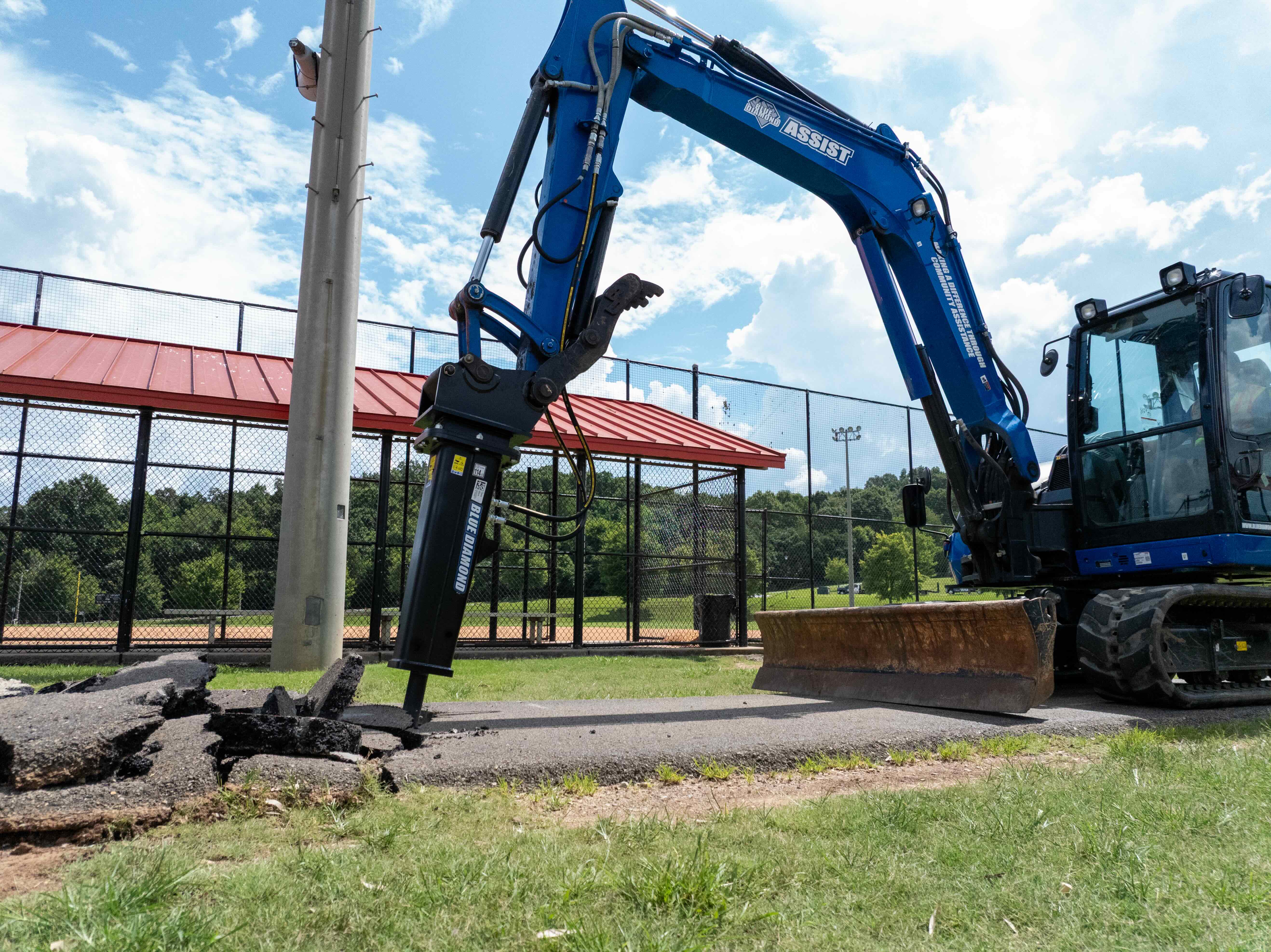 Blue Diamond Launches Hydraulic Breakers for Excavators, Skid Steers ...