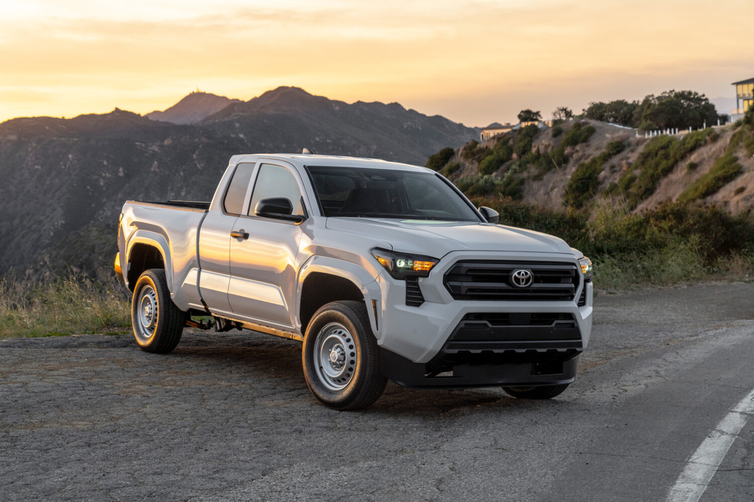 2026 Toyota Tacoma: 8 Trims, 2 Cabs, Gas or Hybrid Engines | Equipment ...