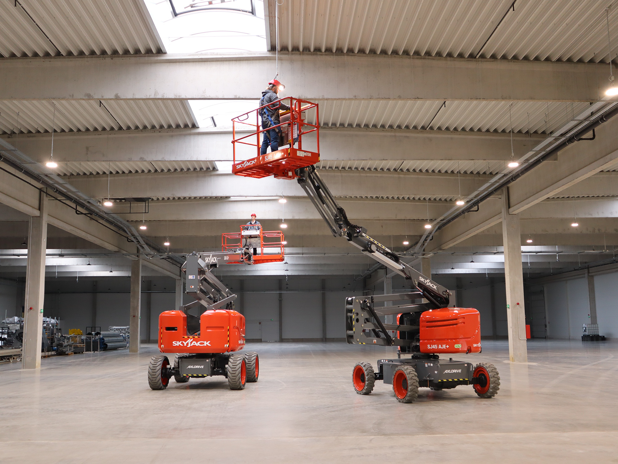 Skyjack Reveals New All-Electric and Hybrid Rough-Terrain Articulated ...