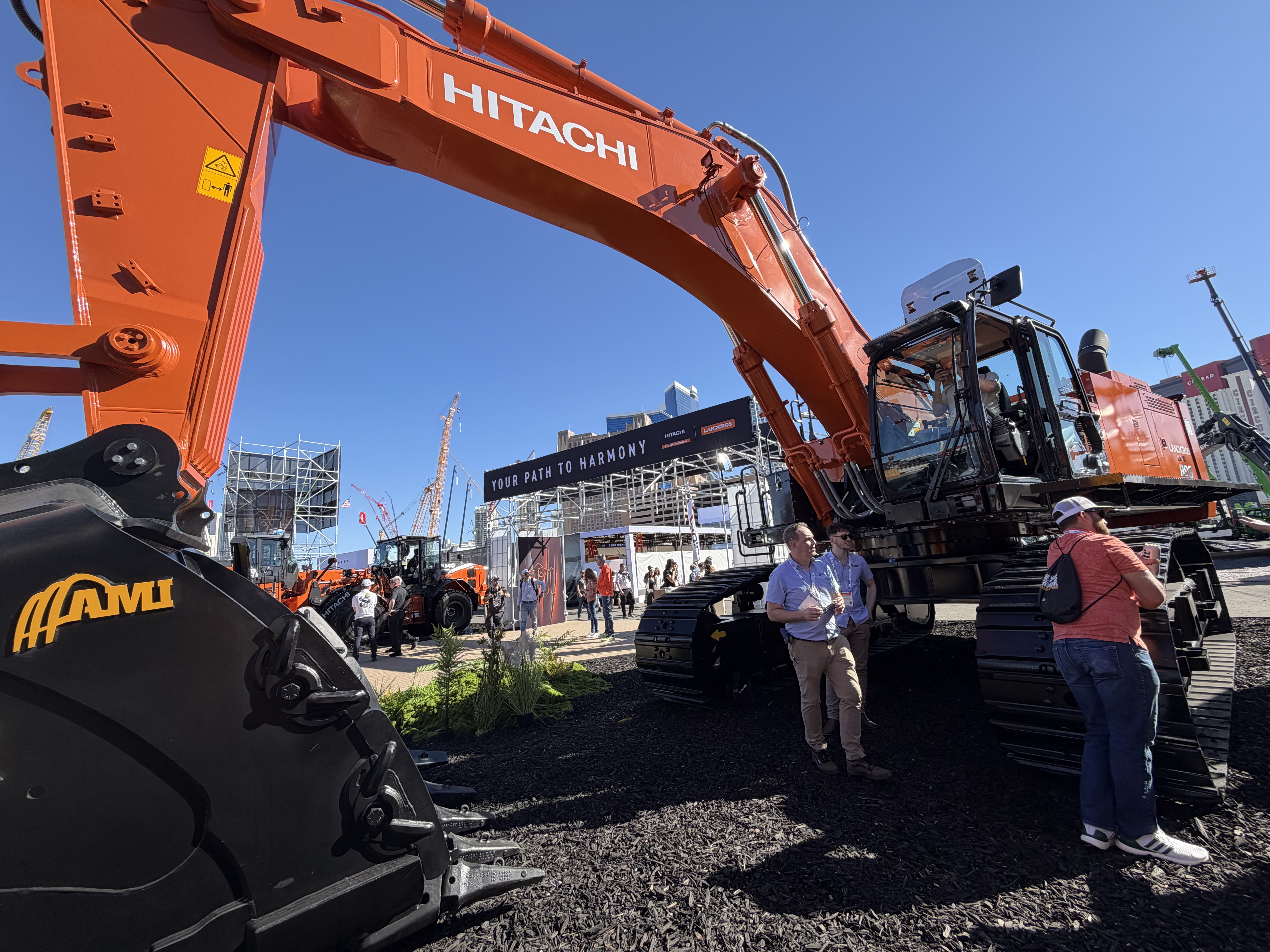 Hitachi ZX890LC-7H Built for Bulk Excavation | Equipment World